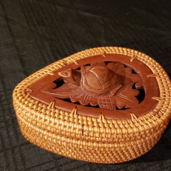 t | Accents | Carved Wood Sea Turtle Rattan Trinket Box | Poshmark